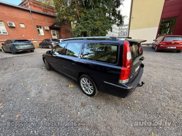 Blue Volvo V70 2007 in Tallinn, with an engine capacity of 2.40 L and mileage of 419 thousand km for 3690 €, photo 5 on AUTOMOTO.COM.LV