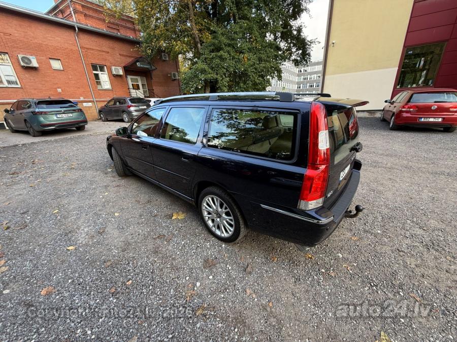 Zils Volvo V70 2007 Tallina, ar dzinēja tilpumu 2.40 L un nobraukumu 419 tūkst. km par 3690 €, foto 5 vietnē AUTOMOTO.COM.LV