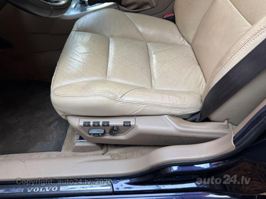 Zils Volvo V70 2007 Tallina, ar dzinēja tilpumu 2.40 L un nobraukumu 419 tūkst. km par 3690 €, foto 23 vietnē AUTOMOTO.COM.LV