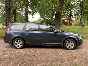Blue Volvo V70 2008 in Jelgava, with an engine capacity of 2.40 L and mileage of 268 thousand km for 3500 €, photo 8 on AUTOMOTO.COM.LV
