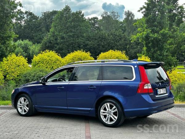 Zils Volvo V70 2008 Rīga, ar dzinēja tilpumu 2.40 L un nobraukumu 353 tūkst. km par 3800 €, foto 4 vietnē AUTOMOTO.COM.LV