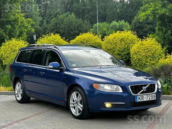 Zils Volvo V70 2008 Rīga, ar dzinēja tilpumu 2.40 L un nobraukumu 353 tūkst. km par 3800 €, foto 8 vietnē AUTOMOTO.COM.LV