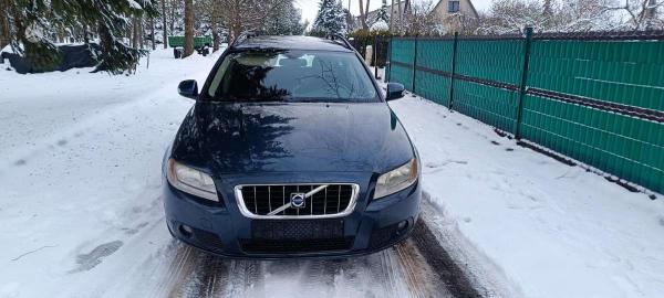 Zils Volvo V70 2008 Kauņa, ar dzinēja tilpumu 2.00 L un nobraukumu 260 tūkst. km par 2650 €, foto 2 vietnē AUTOMOTO.COM.LV
