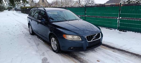 Zils Volvo V70 2008 Kauņa, ar dzinēja tilpumu 2.00 L un nobraukumu 260 tūkst. km par 2650 €, foto 3 vietnē AUTOMOTO.COM.LV