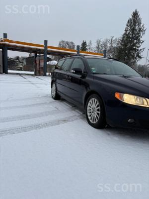 Blue Volvo V70 2008 in Jelgava, with an engine capacity of 2.00 L and mileage of 346 thousand km for 3150 €, photo 2 on AUTOMOTO.COM.LV
