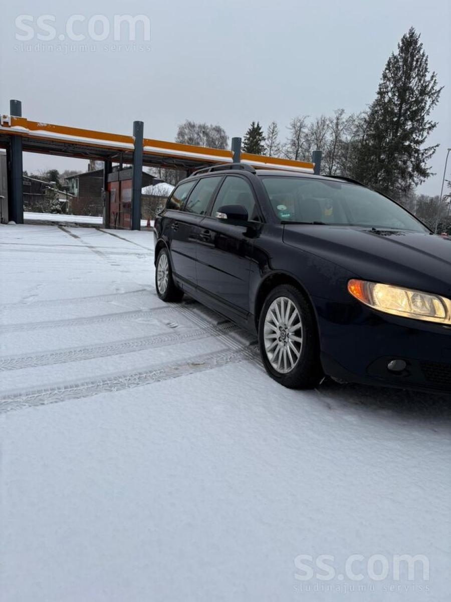 Blue Volvo V70 2008 in Jelgava, with an engine capacity of 2.00 L and mileage of 346 thousand km for 3150 €, photo 2 on AUTOMOTO.COM.LV