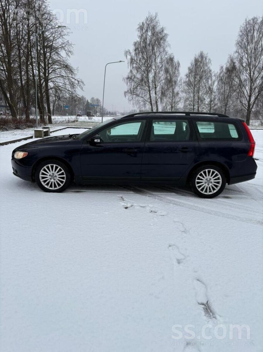Blue Volvo V70 2008 in Jelgava, with an engine capacity of 2.00 L and mileage of 346 thousand km for 3150 €, photo 5 on AUTOMOTO.COM.LV