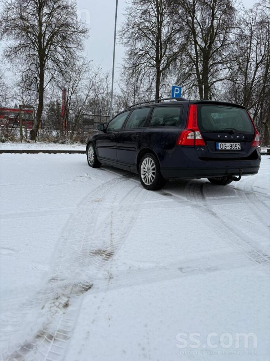 Blue Volvo V70 2008 in Jelgava, with an engine capacity of 2.00 L and mileage of 346 thousand km for 3150 €, photo 8 on AUTOMOTO.COM.LV