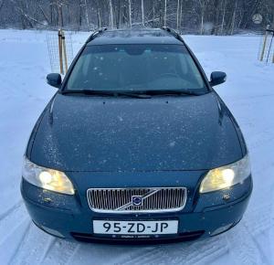 Blue Volvo V70 2008 in Utena, with an engine capacity of 2.40 L and mileage of 320 thousand km for 2950 €, photo 3 on AUTOMOTO.COM.LV