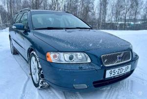 Blue Volvo V70 2008 in Utena, with an engine capacity of 2.40 L and mileage of 320 thousand km for 2950 €, photo 5 on AUTOMOTO.COM.LV