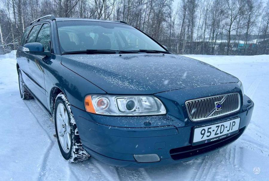 Blue Volvo V70 2008 in Utena, with an engine capacity of 2.40 L and mileage of 320 thousand km for 2950 €, photo 5 on AUTOMOTO.COM.LV
