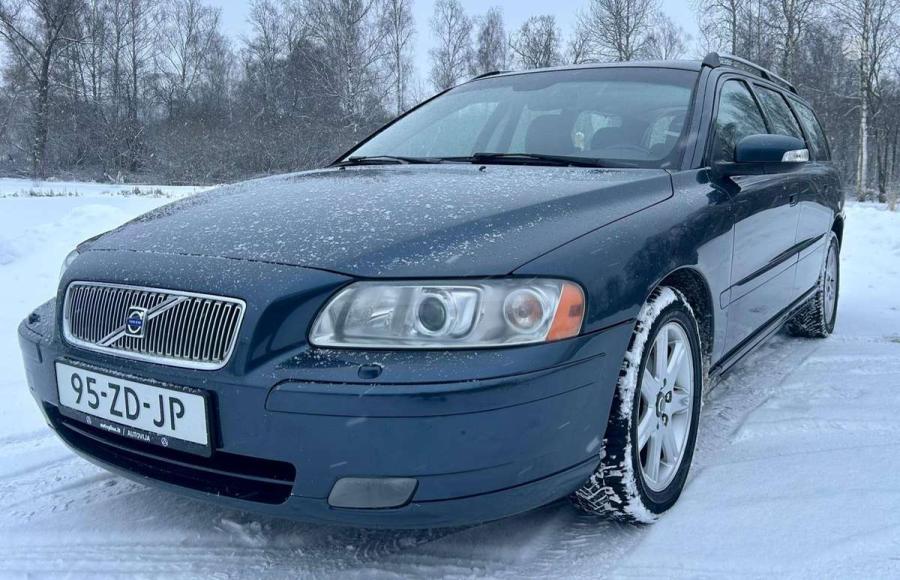 Blue Volvo V70 2008 in Utena, with an engine capacity of 2.40 L and mileage of 320 thousand km for 2950 €, photo 7 on AUTOMOTO.COM.LV