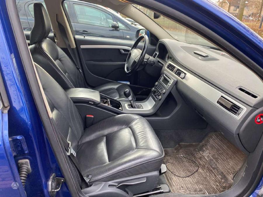 Blue Volvo V70 2008 in Vilnius, with an engine capacity of 2.40 L and mileage of 347 thousand km for 3950 €, photo 8 on AUTOMOTO.COM.LV