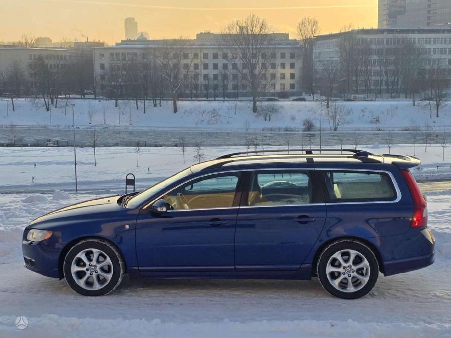 Zils Volvo V70 2008 Viļņa, ar dzinēja tilpumu 2.40 L un nobraukumu 359 tūkst. km par 3950 €, foto 3 vietnē AUTOMOTO.COM.LV