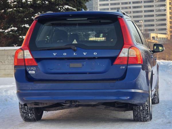 Blue Volvo V70 2008 in Vilnius, with an engine capacity of 2.40 L and mileage of 359 thousand km for 3950 €, photo 4 on AUTOMOTO.COM.LV