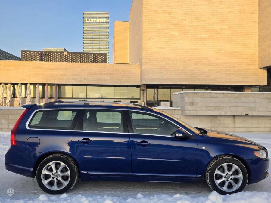 Zils Volvo V70 2008 Viļņa, ar dzinēja tilpumu 2.40 L un nobraukumu 359 tūkst. km par 3950 €, foto 6 vietnē AUTOMOTO.COM.LV