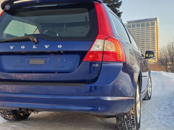 Blue Volvo V70 2008 in Vilnius, with an engine capacity of 2.40 L and mileage of 359 thousand km for 3950 €, photo 8 on AUTOMOTO.COM.LV