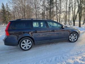 Blue Volvo V70 2008 in Prienai, with an engine capacity of 2.40 L and mileage of 332 thousand km for 3650 €, photo 5 on AUTOMOTO.COM.LV