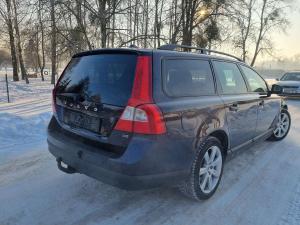 Blue Volvo V70 2008 in Prienai, with an engine capacity of 2.40 L and mileage of 332 thousand km for 3650 €, photo 7 on AUTOMOTO.COM.LV