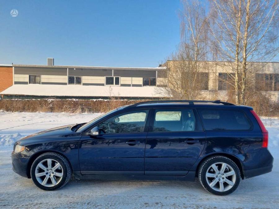 Blue Volvo V70 2008 in Prienai, with an engine capacity of 2.40 L and mileage of 332 thousand km for 3650 €, photo 12 on AUTOMOTO.COM.LV
