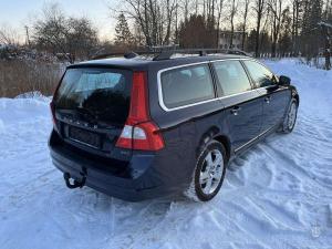 Blue Volvo V70 2008 in Sirvintos, with an engine capacity of 2.40 L and mileage of 315 thousand km for 3749 €, photo 5 on AUTOMOTO.COM.LV