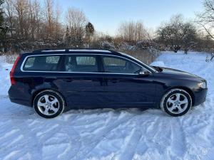 Blue Volvo V70 2008 in Sirvintos, with an engine capacity of 2.40 L and mileage of 315 thousand km for 3749 €, photo 6 on AUTOMOTO.COM.LV