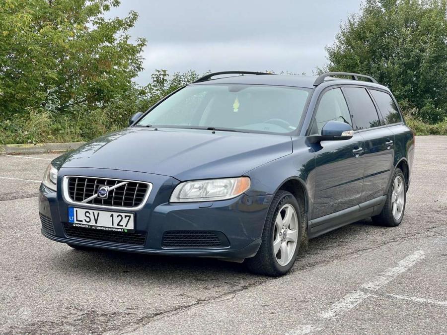 Blue Volvo V70 2008 in Vilnius, with an engine capacity of 2.00 L and mileage of 350 thousand km for 3150 €, photo 1 on AUTOMOTO.COM.LV
