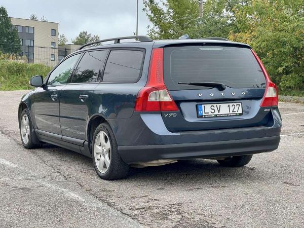 Zils Volvo V70 2008 Viļņa, ar dzinēja tilpumu 2.00 L un nobraukumu 350 tūkst. km par 3150 €, foto 4 vietnē AUTOMOTO.COM.LV