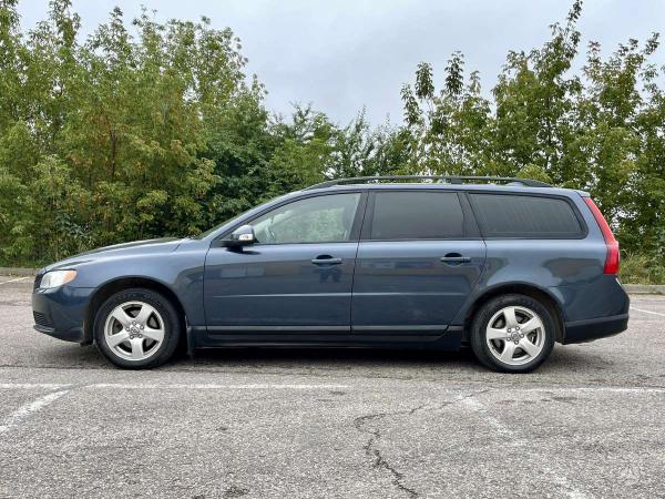 Zils Volvo V70 2008 Viļņa, ar dzinēja tilpumu 2.00 L un nobraukumu 350 tūkst. km par 3150 €, foto 7 vietnē AUTOMOTO.COM.LV