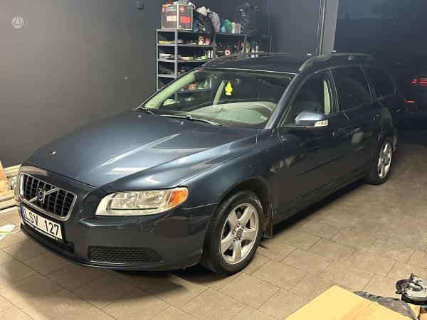 Zils Volvo V70 2008 Viļņa, ar dzinēja tilpumu 2.00 L un nobraukumu 350 tūkst. km par 3150 €, foto 10 vietnē AUTOMOTO.COM.LV