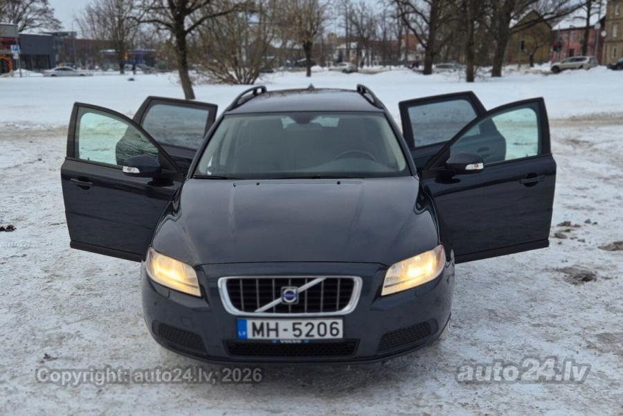 Blue Volvo V70 2008 in Jelgava, with an engine capacity of 0.00 L and mileage of 278 thousand km for 4400 €, photo 3 on AUTOMOTO.COM.LV