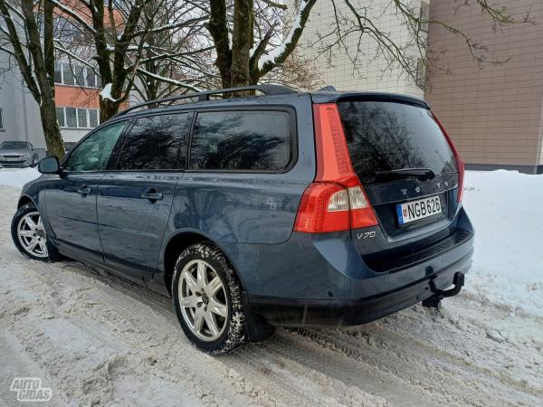 Blue Volvo V70 2008 in Kaunas, with an engine capacity of 2.40 L and mileage of 316 thousand km for 2990 €, photo 4 on AUTOMOTO.COM.LV