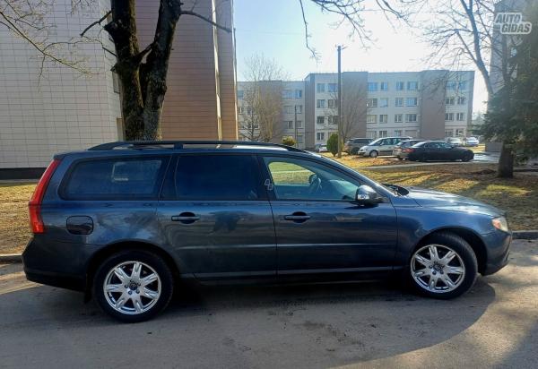 Blue Volvo V70 2008 in Kaunas, with an engine capacity of 2.40 L and mileage of 315 thousand km for 2950 €, photo 6 on AUTOMOTO.COM.LV