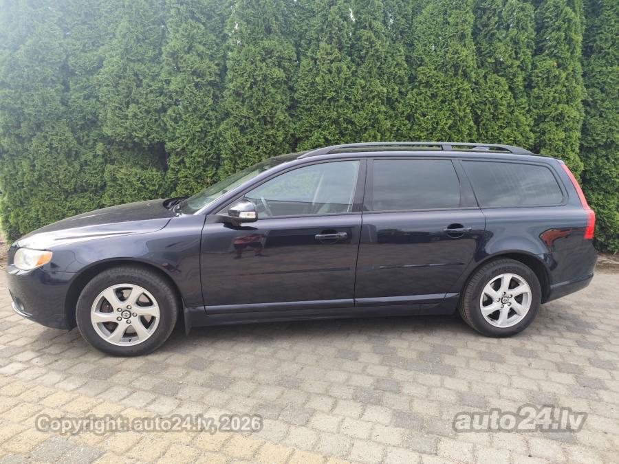 Zils Volvo V70 2008 Paide, ar dzinēja tilpumu 2.40 L un nobraukumu 379 tūkst. km par 4990 €, foto 4 vietnē AUTOMOTO.COM.LV
