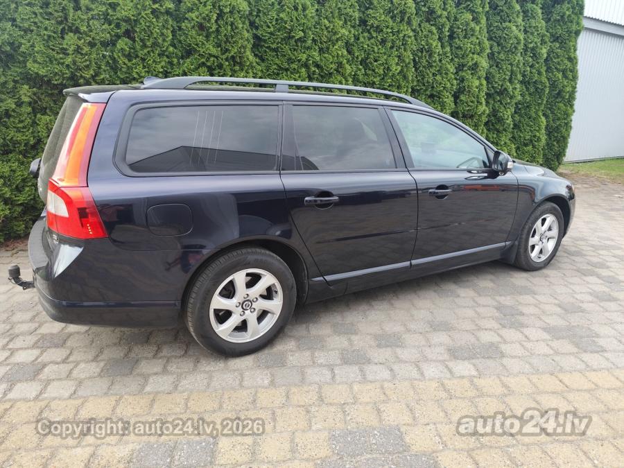 Zils Volvo V70 2008 Paide, ar dzinēja tilpumu 2.40 L un nobraukumu 379 tūkst. km par 4990 €, foto 10 vietnē AUTOMOTO.COM.LV