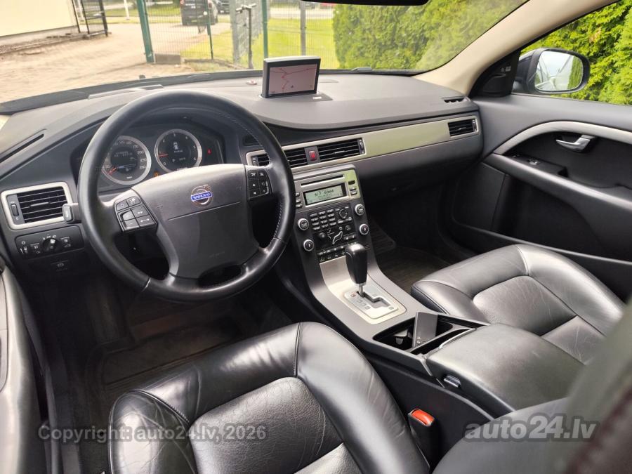 Zils Volvo V70 2008 Paide, ar dzinēja tilpumu 2.40 L un nobraukumu 379 tūkst. km par 4990 €, foto 18 vietnē AUTOMOTO.COM.LV
