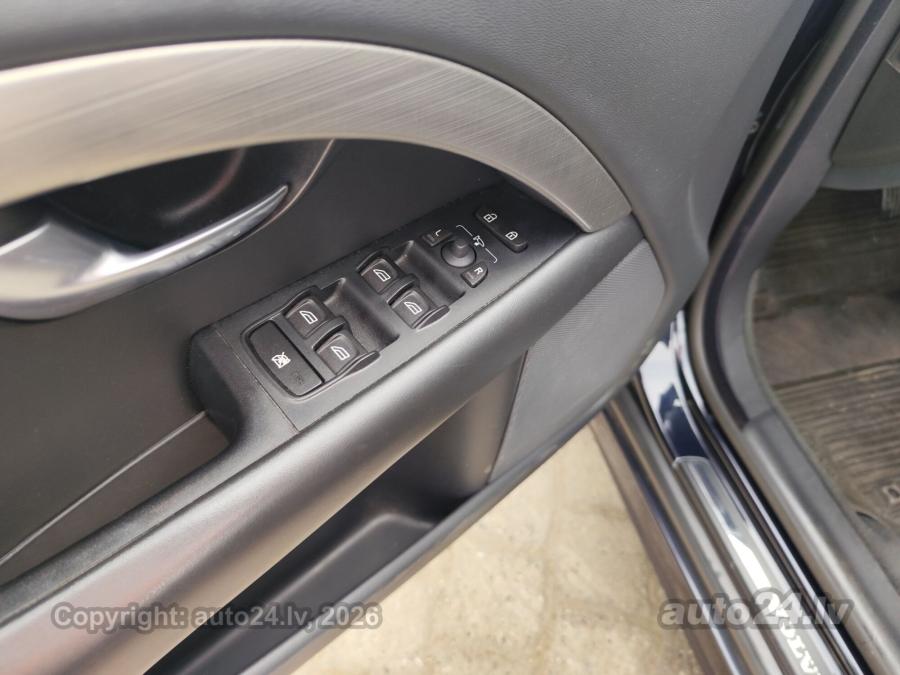 Zils Volvo V70 2008 Paide, ar dzinēja tilpumu 2.40 L un nobraukumu 379 tūkst. km par 4990 €, foto 20 vietnē AUTOMOTO.COM.LV