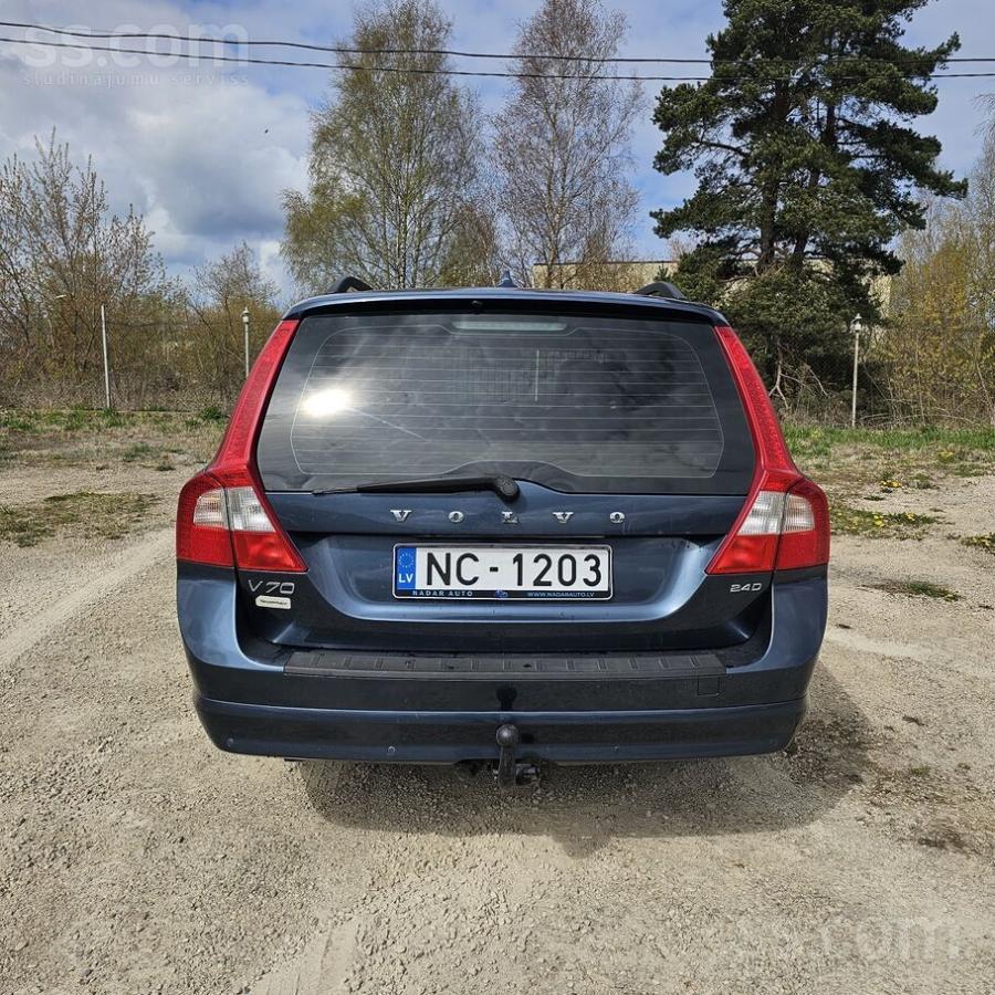 Синий Вольво В70 2008 в Рига, объемом двигателя 2.40 л и пробегом 319 тыс. км за 4250 €, фото 6 на AUTOMOTO.COM.LV