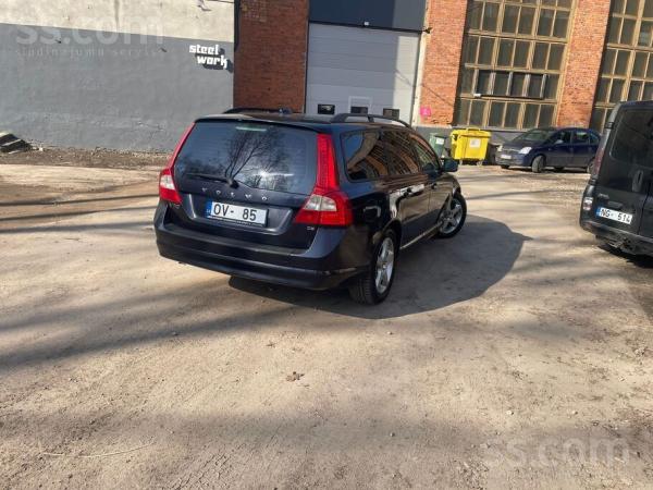 Zils Volvo V70 2008 Rīga, ar dzinēja tilpumu 2.40 L un nobraukumu 0 tūkst. km par 3999 €, foto 10 vietnē AUTOMOTO.COM.LV