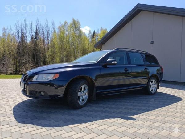 Zils Volvo V70 2008 Rīga, ar dzinēja tilpumu 2.40 L un nobraukumu 399 tūkst. km par 2150 €, foto 9 vietnē AUTOMOTO.COM.LV