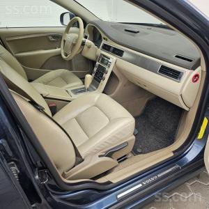 Zils Volvo V70 2008 Rīga, ar dzinēja tilpumu 2.40 L un nobraukumu 319 tūkst. km par 4250 €, foto 13 vietnē AUTOMOTO.COM.LV