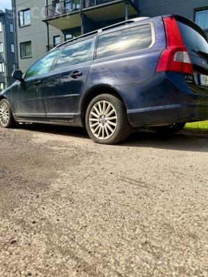 Zils Volvo V70 2008 Rīga, ar dzinēja tilpumu 2.40 L un nobraukumu 306 tūkst. km par 1600 €, foto 3 vietnē AUTOMOTO.COM.LV