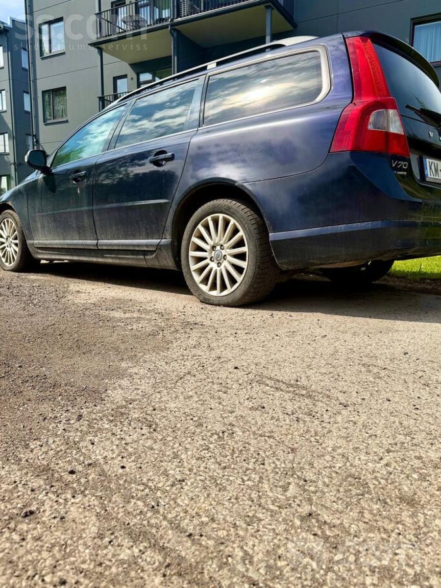 Zils Volvo V70 2008 Rīga, ar dzinēja tilpumu 2.40 L un nobraukumu 306 tūkst. km par 1600 €, foto 3 vietnē AUTOMOTO.COM.LV