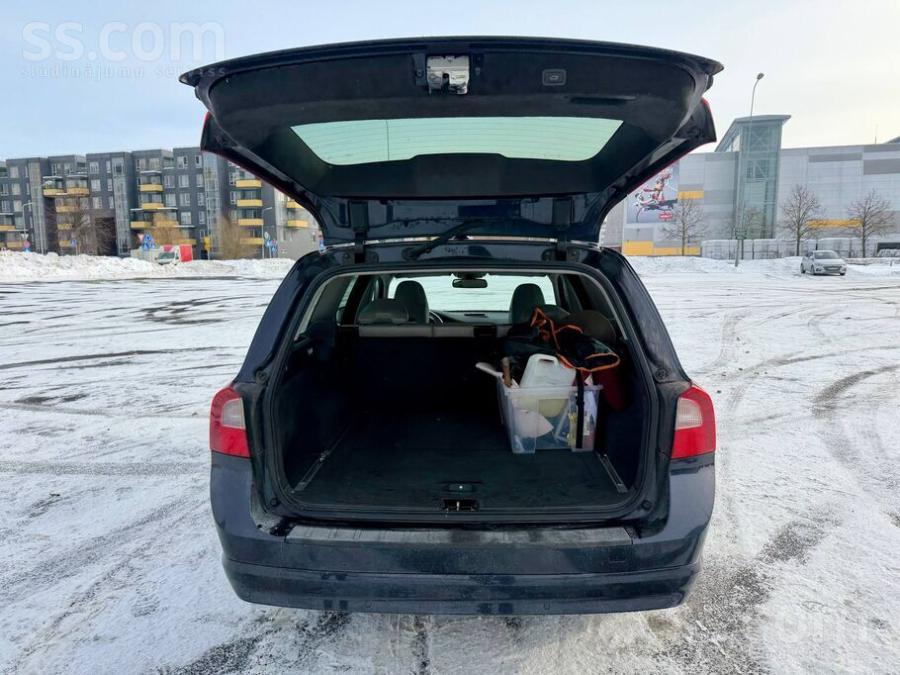 Zils Volvo V70 2008 Rīga, ar dzinēja tilpumu 2.40 L un nobraukumu 306 tūkst. km par 1600 €, foto 5 vietnē AUTOMOTO.COM.LV
