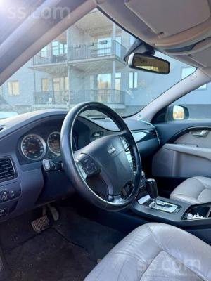 Zils Volvo V70 2008 Rīga, ar dzinēja tilpumu 2.40 L un nobraukumu 306 tūkst. km par 1600 €, foto 6 vietnē AUTOMOTO.COM.LV