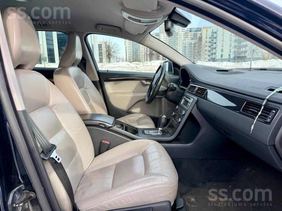 Zils Volvo V70 2008 Rīga, ar dzinēja tilpumu 2.40 L un nobraukumu 306 tūkst. km par 1600 €, foto 8 vietnē AUTOMOTO.COM.LV