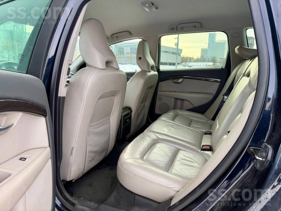 Zils Volvo V70 2008 Rīga, ar dzinēja tilpumu 2.40 L un nobraukumu 306 tūkst. km par 1600 €, foto 9 vietnē AUTOMOTO.COM.LV