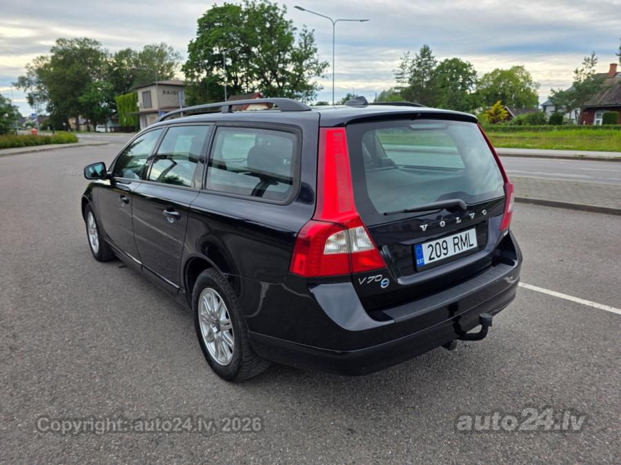 Zils Volvo V70 2008 Paide, ar dzinēja tilpumu 2.40 L un nobraukumu 305 tūkst. km par 5290 €, foto 4 vietnē AUTOMOTO.COM.LV