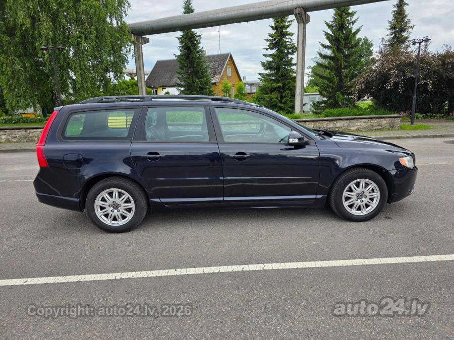 Zils Volvo V70 2008 Paide, ar dzinēja tilpumu 2.40 L un nobraukumu 305 tūkst. km par 5290 €, foto 12 vietnē AUTOMOTO.COM.LV