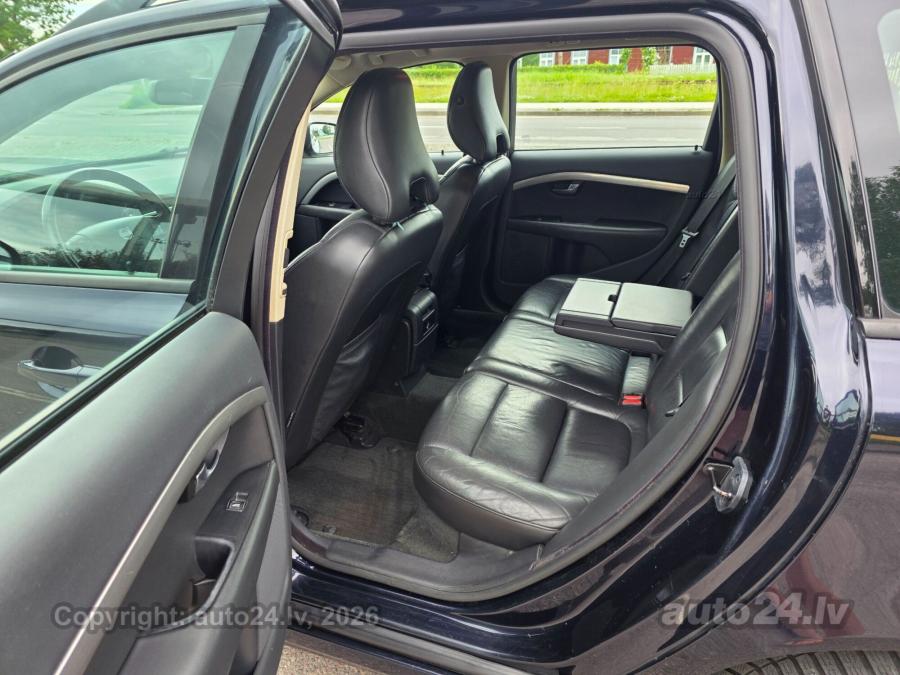 Zils Volvo V70 2008 Paide, ar dzinēja tilpumu 2.40 L un nobraukumu 305 tūkst. km par 5290 €, foto 14 vietnē AUTOMOTO.COM.LV